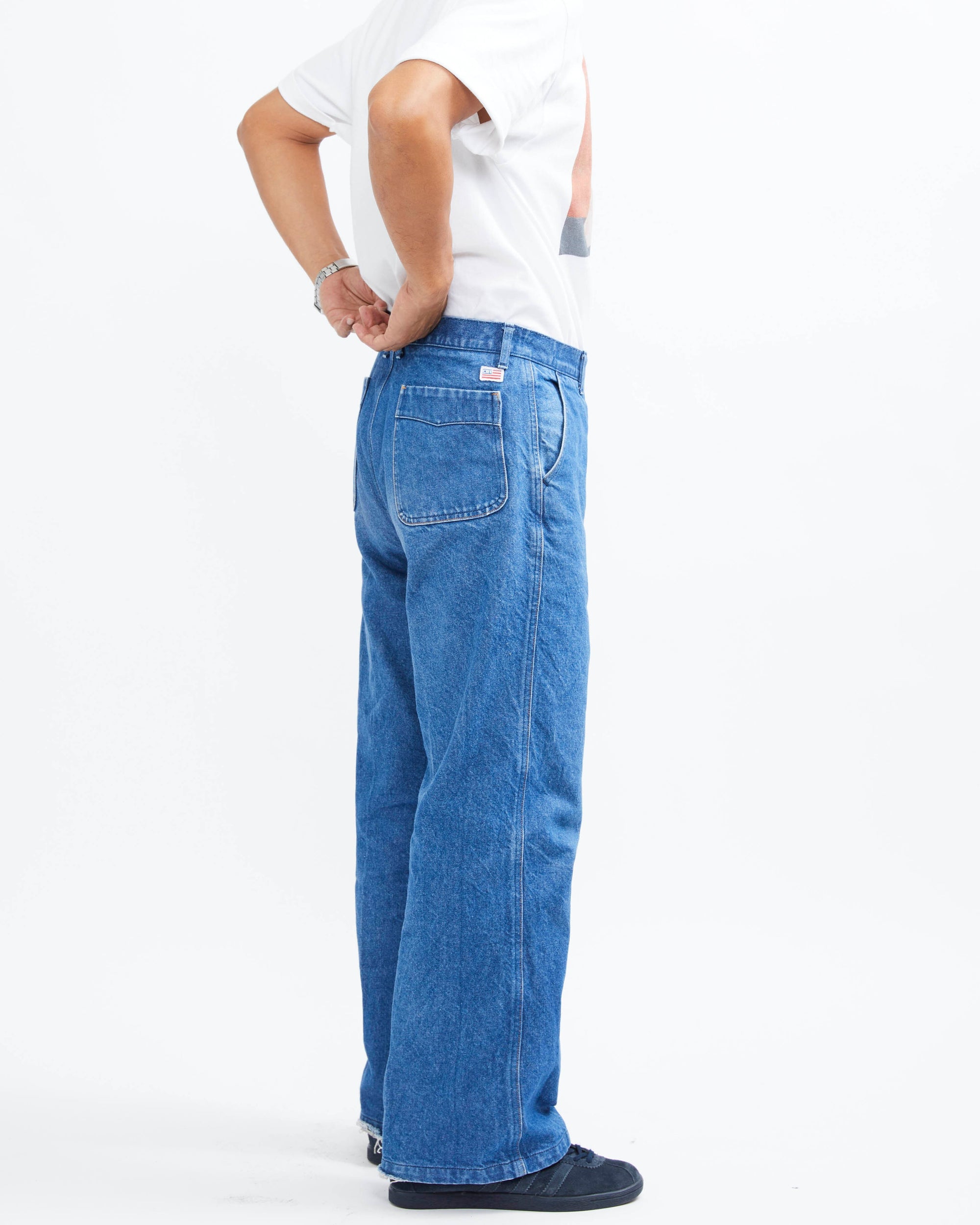 CRT Jeans & Sports｜色褪せた文化に、色付けしていく。Jeans＆Sports 『CRT』