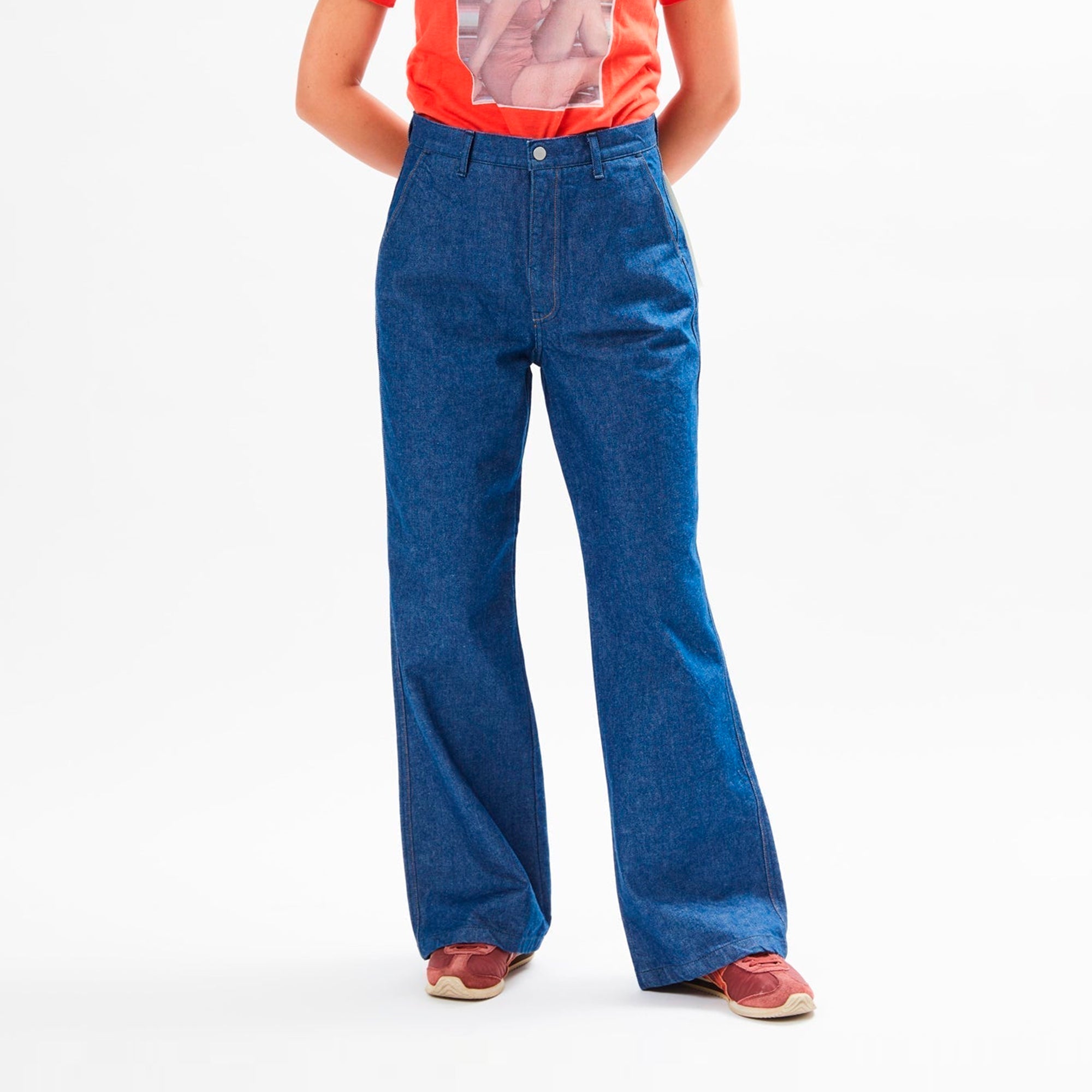 CRT Jeans & Sports｜色褪せた文化に、色付けしていく。Jeans＆Sports 『CRT』